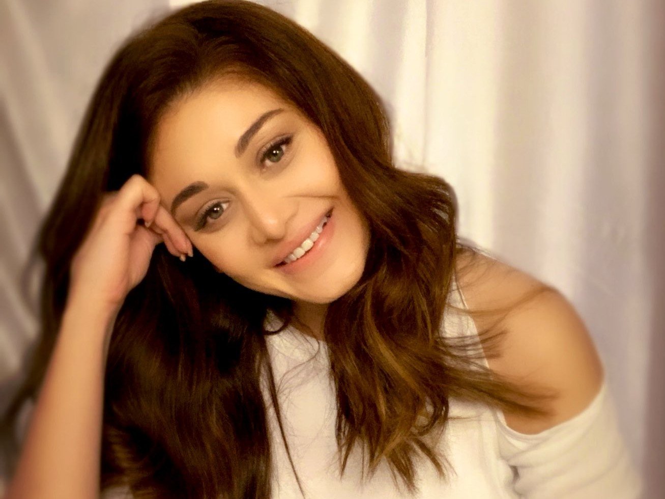 Shefali Jariwala: 'కాంటా లగా' ఫేమ్, బాలీవుడ్ స్టార్ షెఫాలి జరీవాలా ఇకలేరు — Darvaaja.com